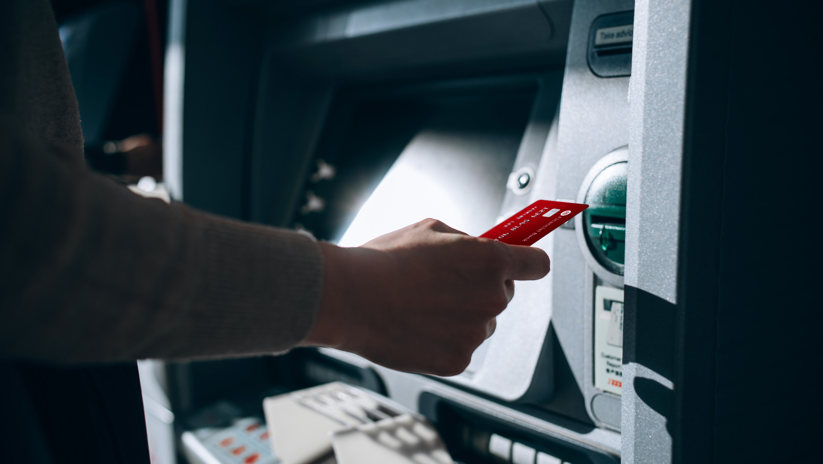 Avoid This Crucial Mistake If Your Bank Card Gets Stuck In An ATM Machine