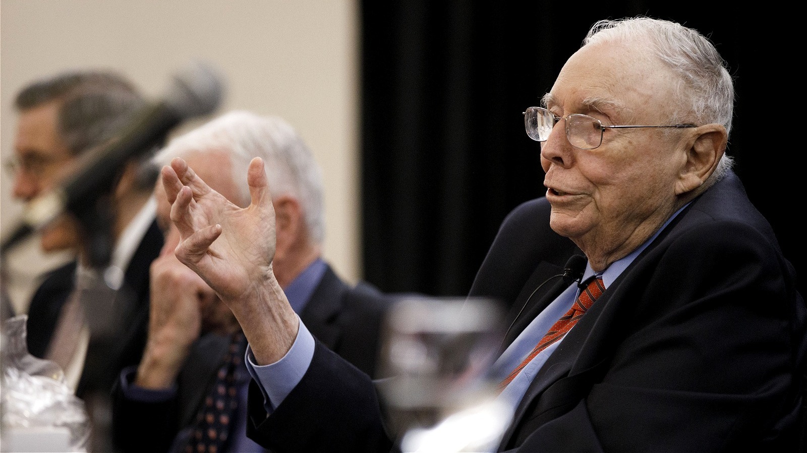 Here's Where Charlie Munger Saw The Stock Market Going In 2024