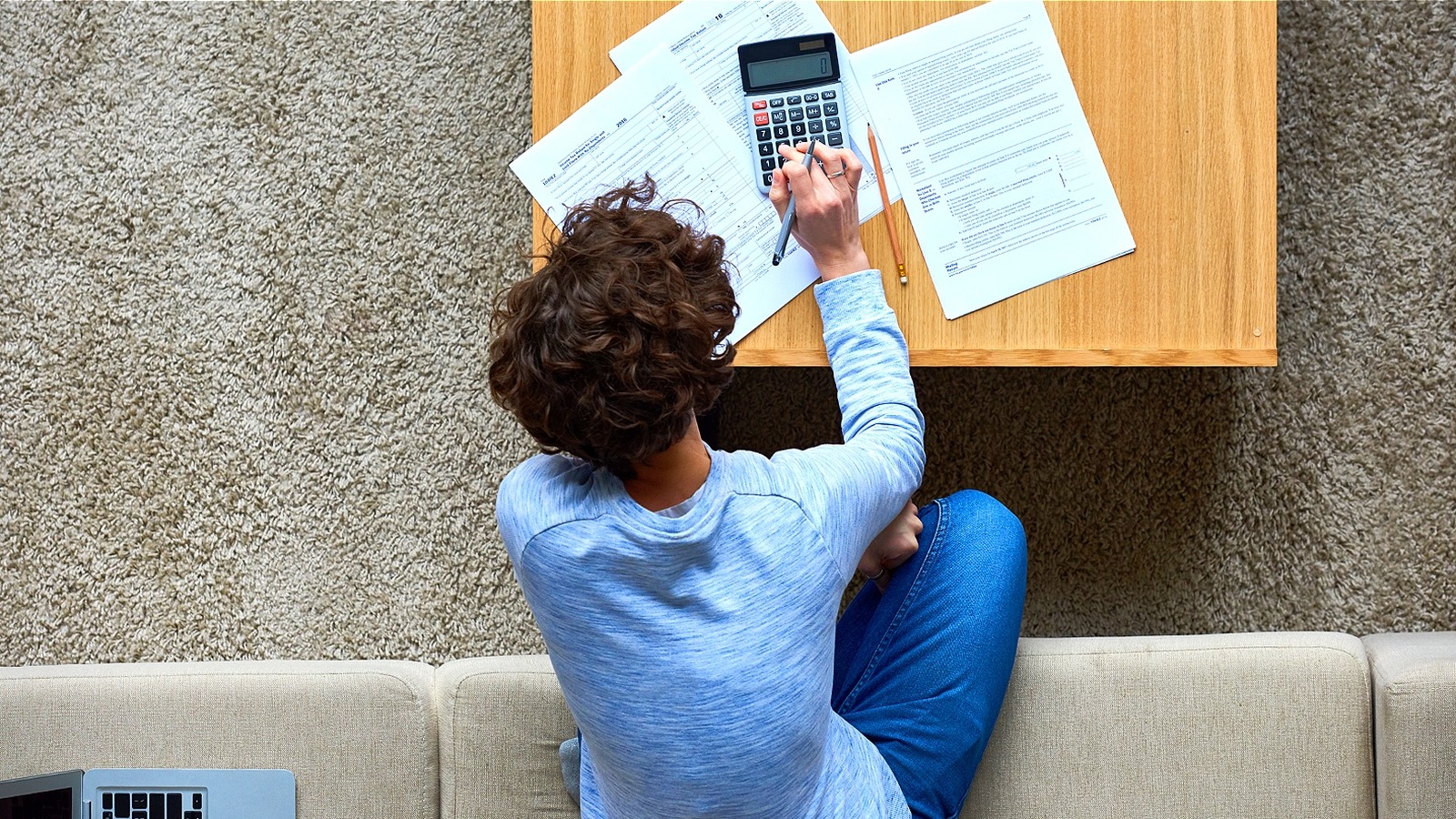 How To End The Year Financially Strong