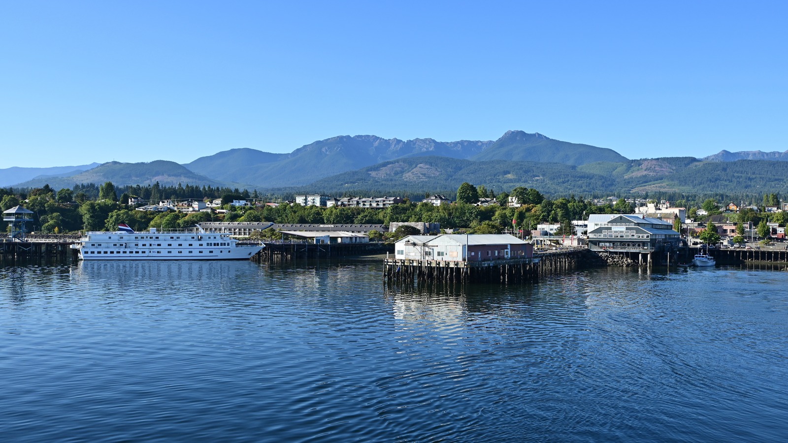 One Of The Cheapest Places To Live Near The Pacific Coast Is A Port ...