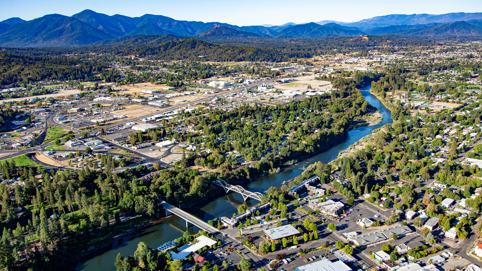 Grants Pass, Oregon Is A More Affordable City That Blends Small-Town ...