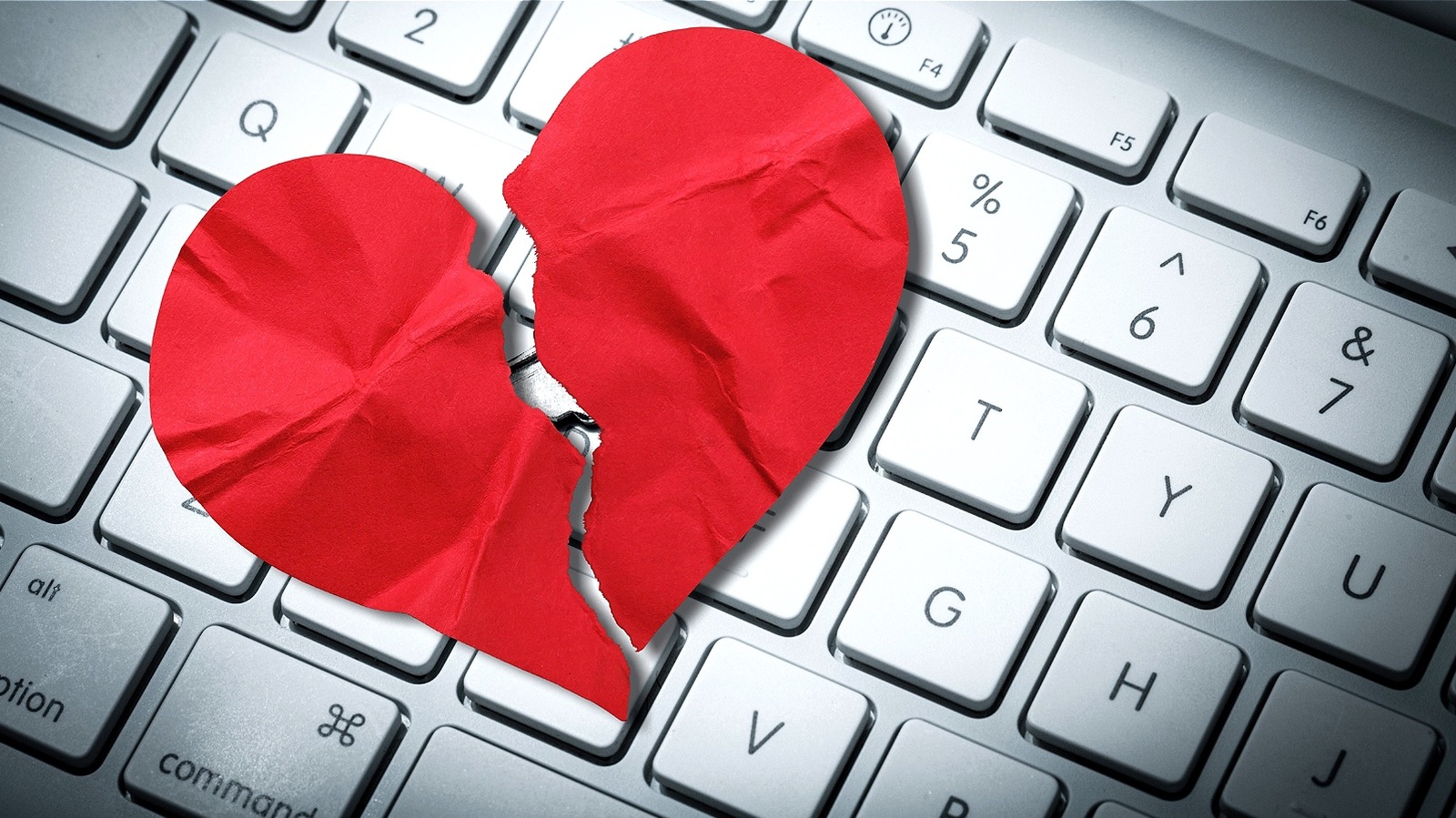 Telltale Signs A Romance Scammer Is Making A Move On Your Money