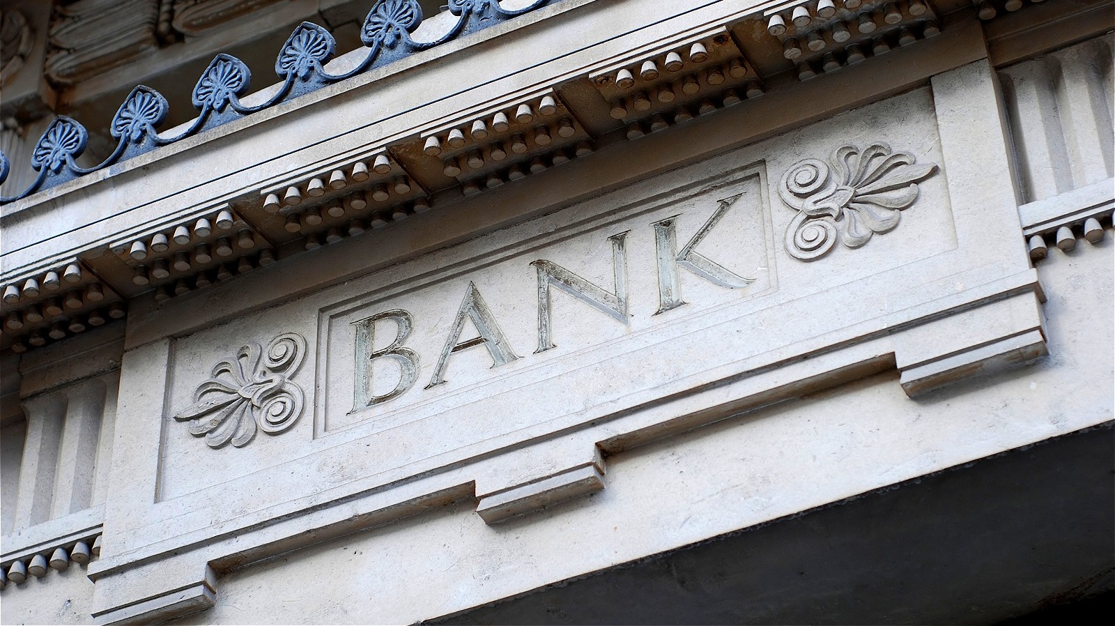 The Real Difference Between Regional And National Banks