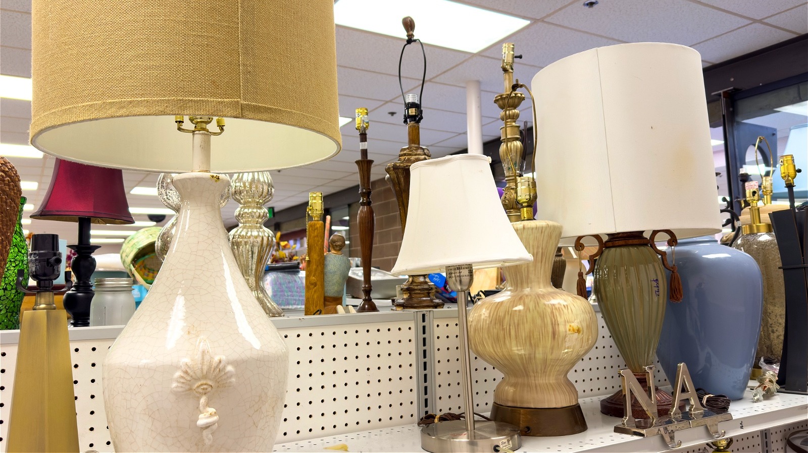 This Is The Best Time And Day Of The Week To Shop At Thrift Stores