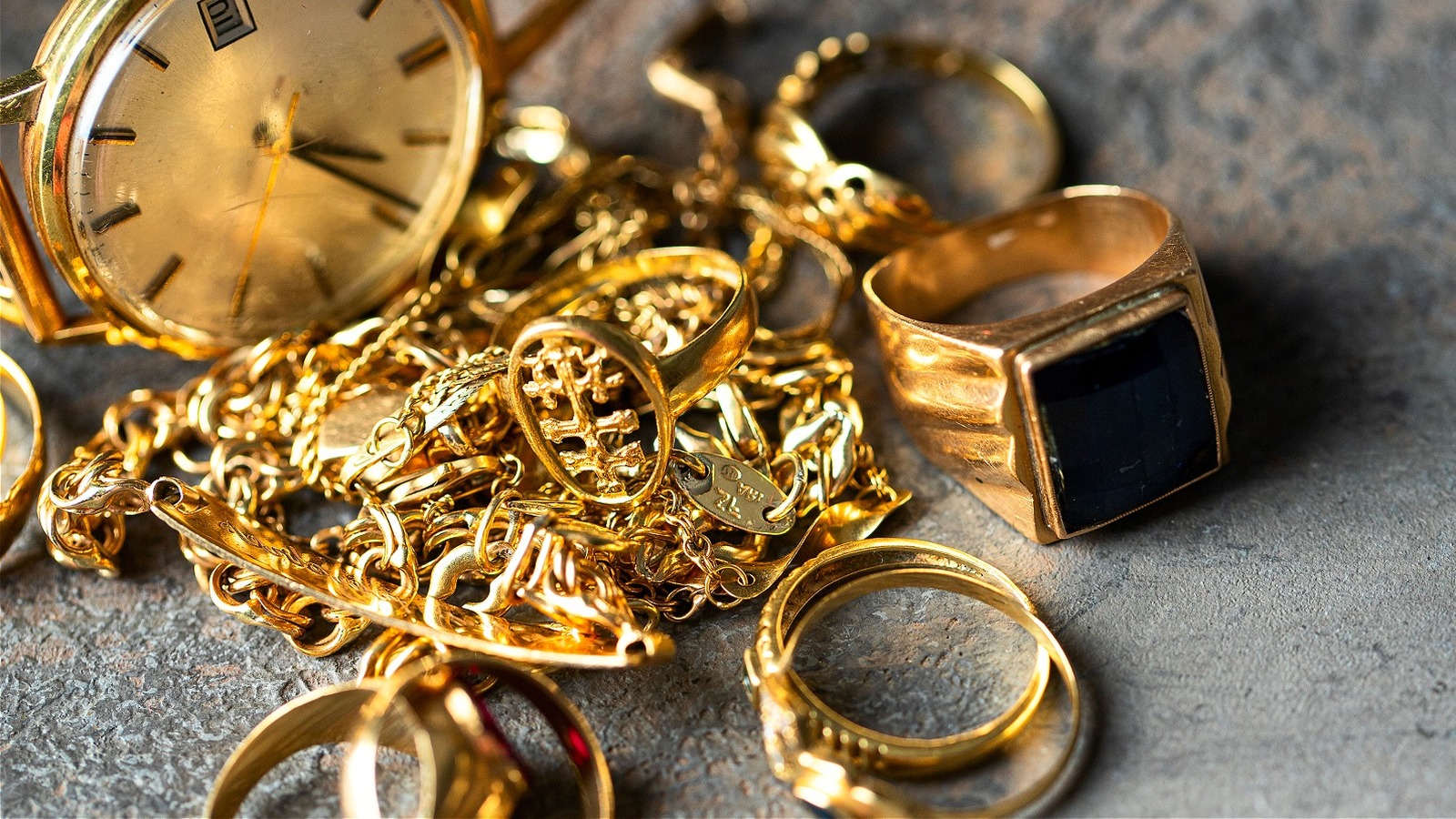 What Actually Controls The Price Of Gold?