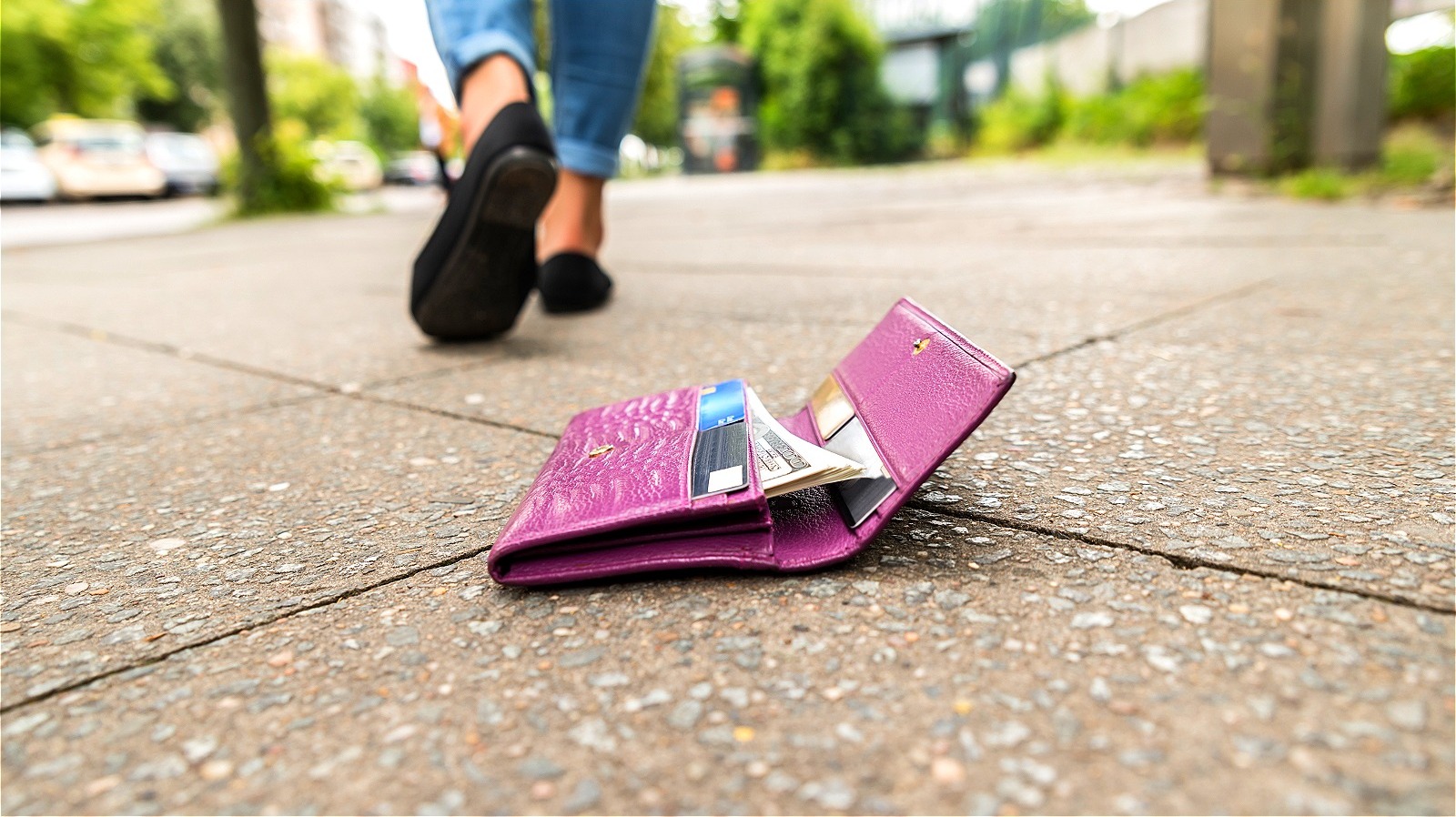 What You Should Do If You Find A Lost Wallet