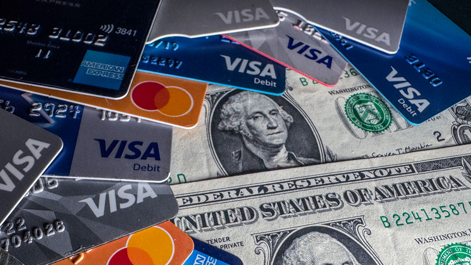 Which Is Cheaper: Using A Credit Card Or A Debit Card For Everyday ...